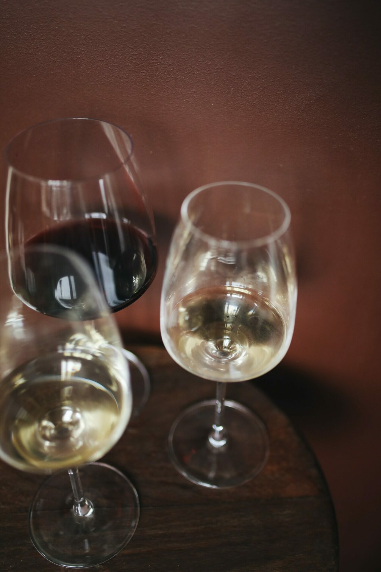 Le collage : une étape pour faire « briller » le vin - WISP